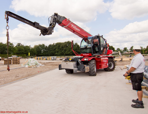 The first full remote controlled self-propelled telehandler - Materials ...