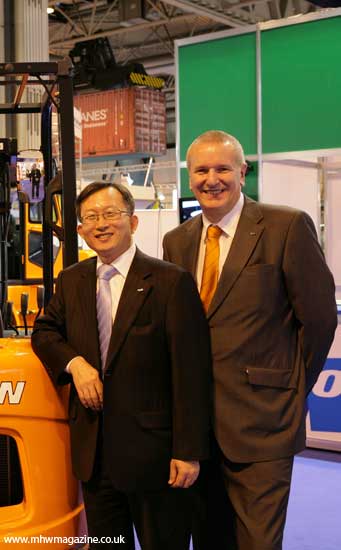 Tim Waples promoted to CEO of expanded Doosan Industrial Vehicle UK ...