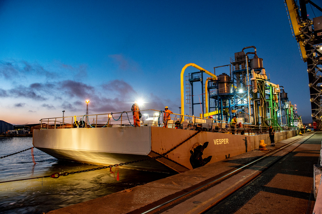 Port of Tilbury welcomes unique floating bulk terminal to new base on ...