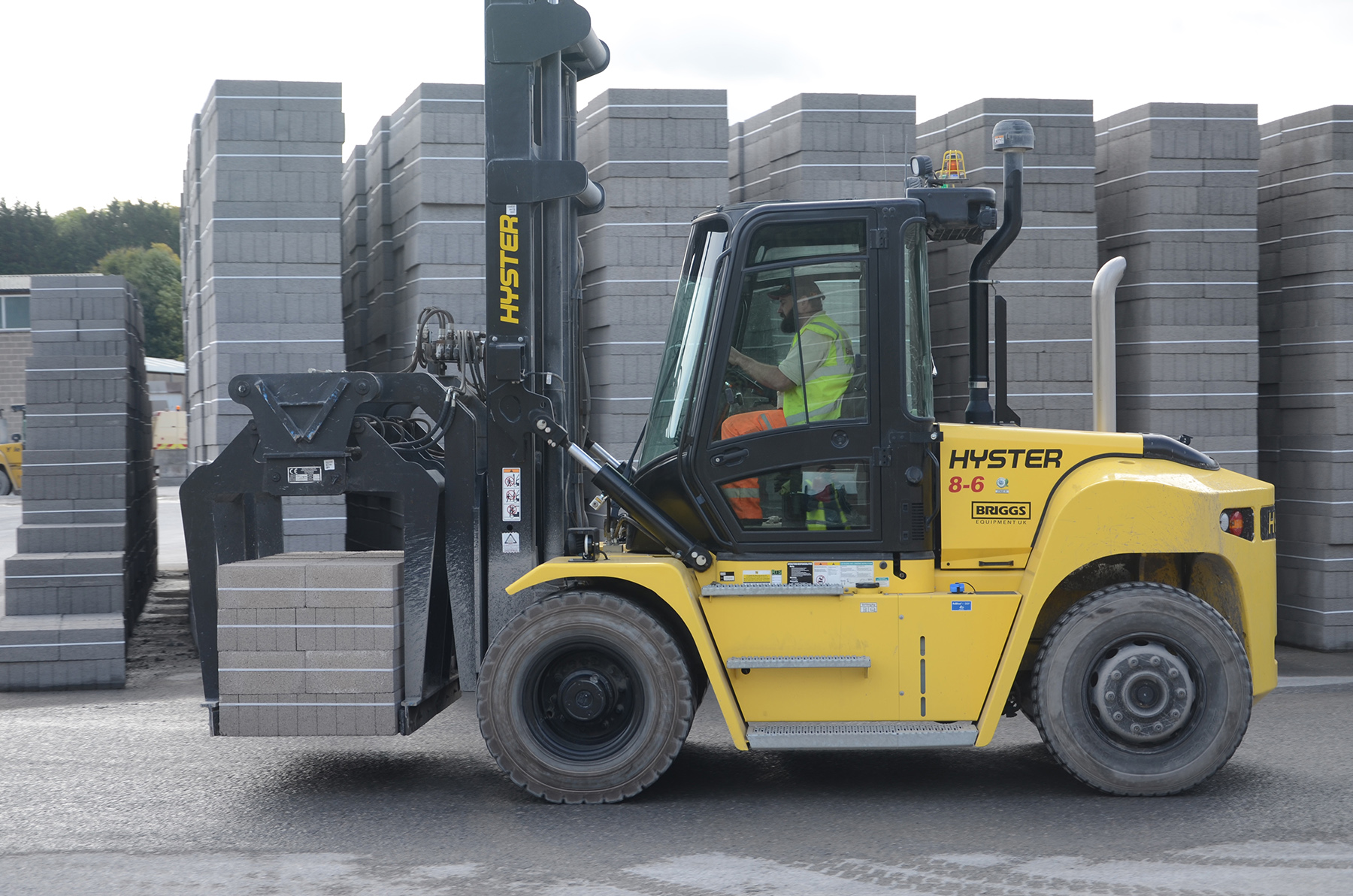 Building block manufacturer powers ahead with Hyster® - Materials ...